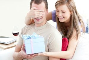 5 Rules You Must Know Before Buying Gifts For Men - MindWaft